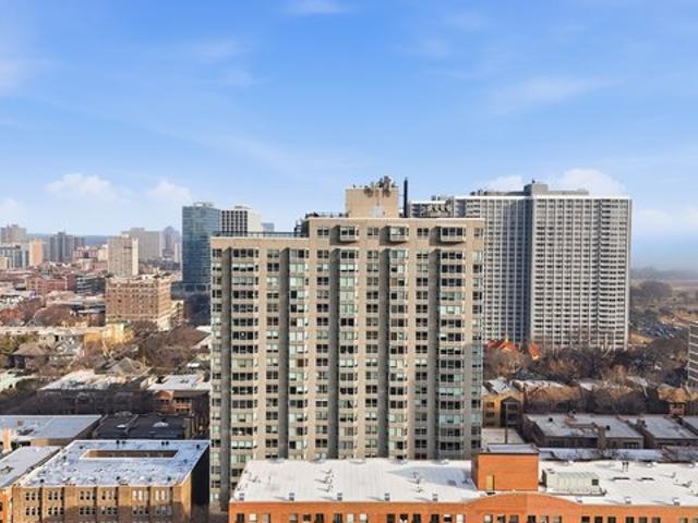 720 W Gordon Ter Apt 11A, Chicago, IL 60613