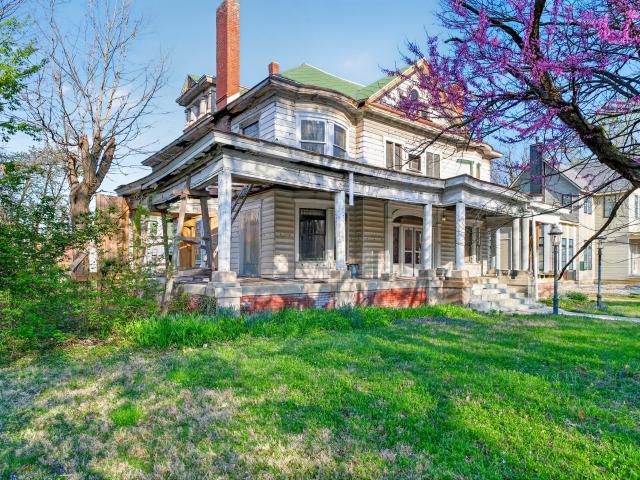 720 Woodruff Pl W Dr, Indianapolis, IN 46201 | MLS #22094 | Compass