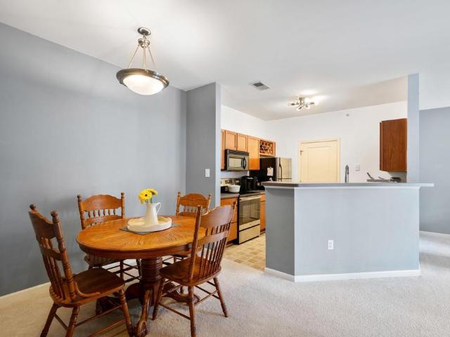 720 Walker Sq # 3B
