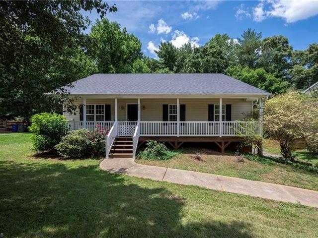 720 Wallridge Dr, Winston Salem, NC 27106