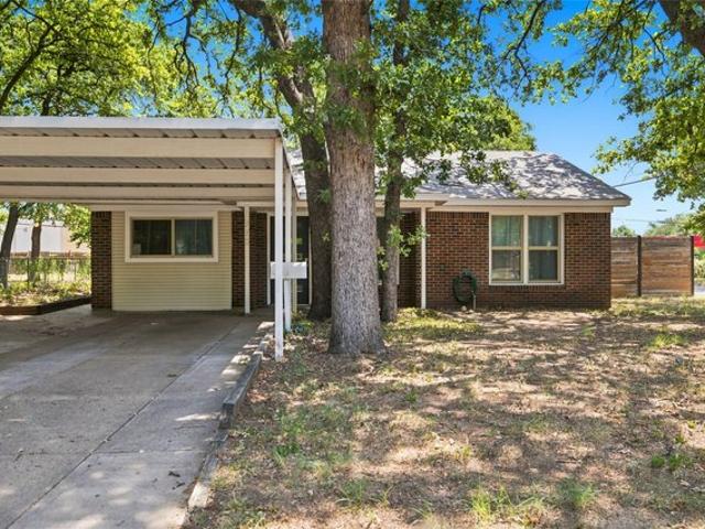 720 Thersa Dr, River Oaks, TX 76114
