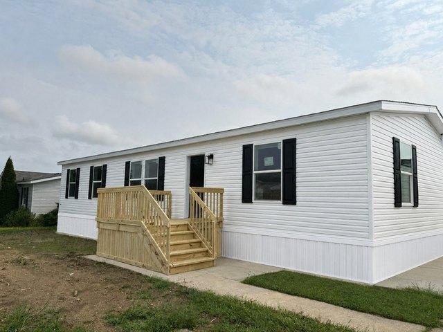7214 Kensington Dr E, Fort Wayne, IN 46818
