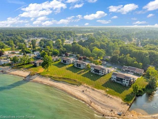 7214 2nd St, Burtchville Township, MI 48059