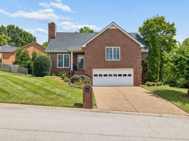 7216 Magnolia Hills Dr, Nashville, TN 37221