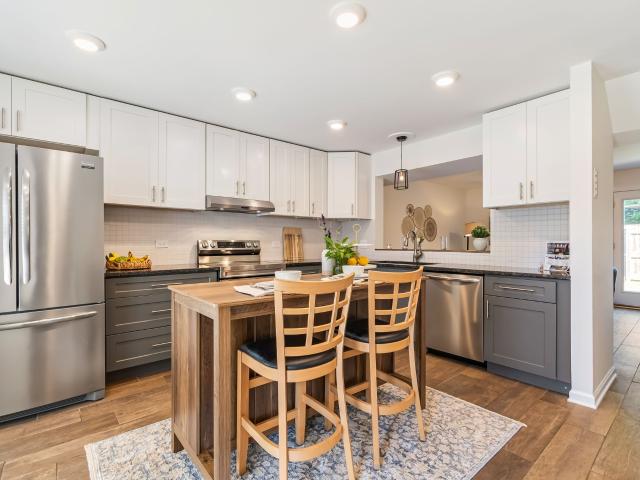 7216 Rosemary Ct