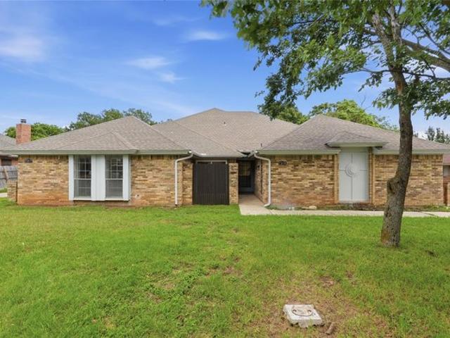 7217/7 Fuller Cir, Fort Worth, TX 76133