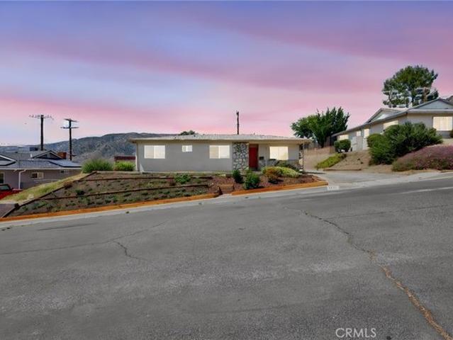 7217 Lonzo St, Tujunga, CA 91042