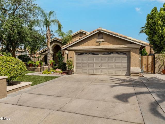 7218 E Monte Ave, Mesa, AZ 85209 | Compass