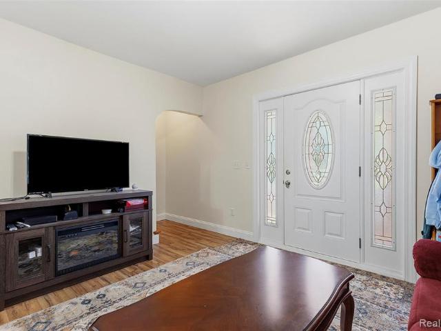 7219 Main
