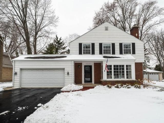 7219 N Santa Monica Blvd, Fox Point, WI 53217