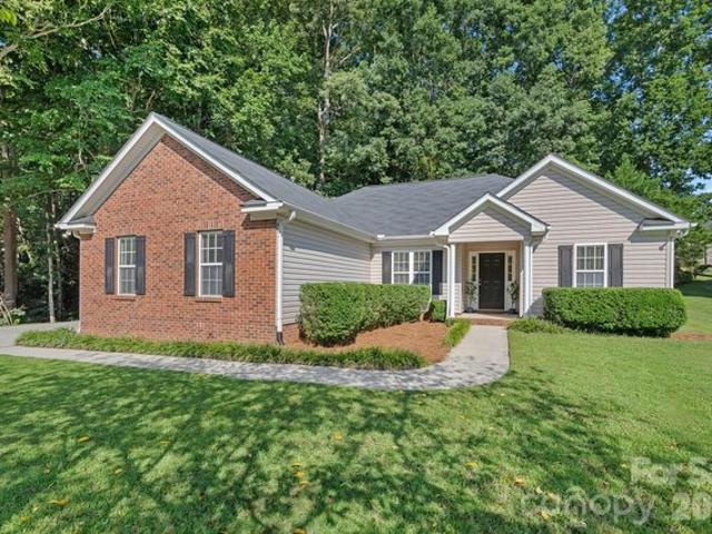 7219 Oxford Hunt Dr, Stanley, NC 28164