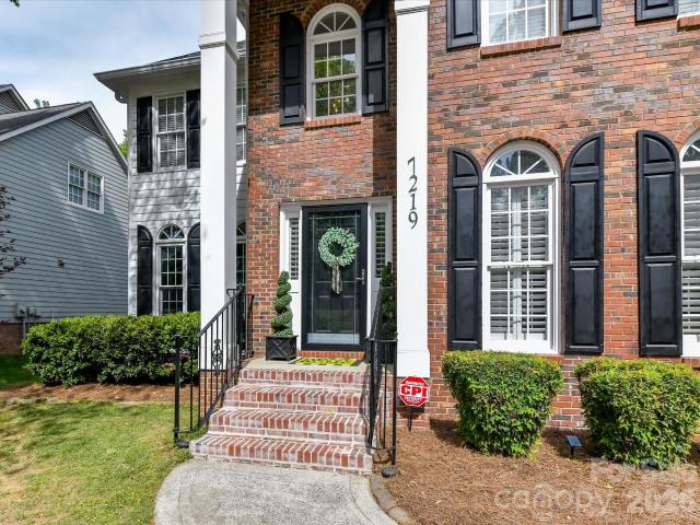 7219 Fortrose Lane