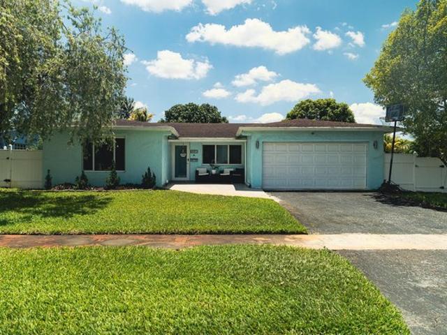 7210 NW 22nd St, Sunrise, FL 33313