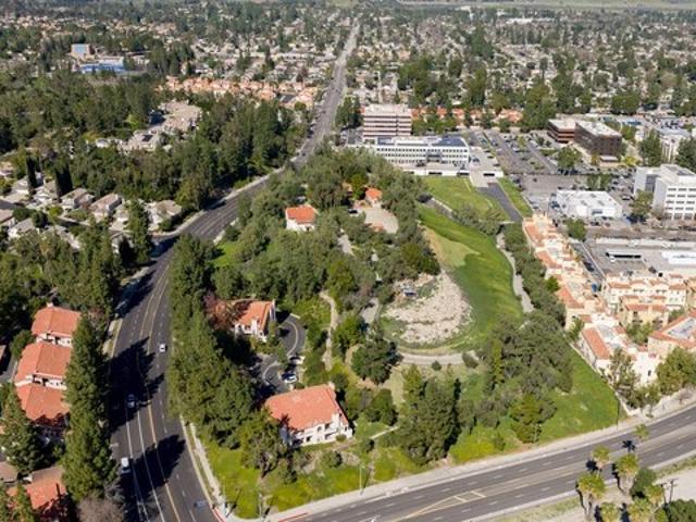 7210 Woodlake Ave, West Hills, CA 91307