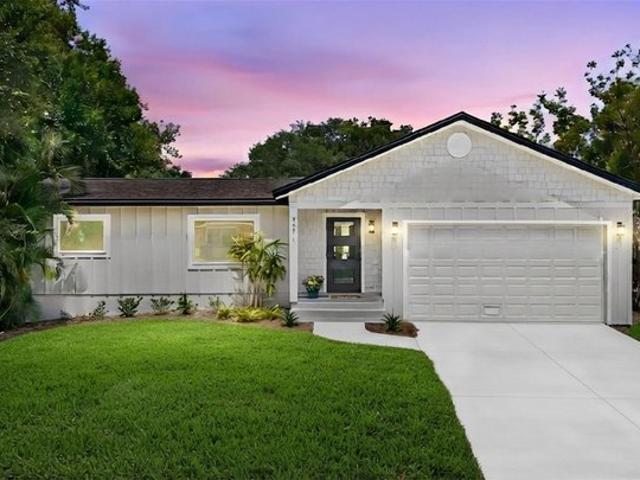 7211 Orpine Dr N, Saint Petersburg, FL 33702