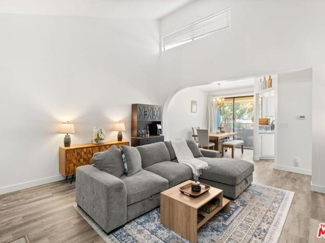 7211 Cozycroft Ave Unit 50, Winnetka, CA 91306