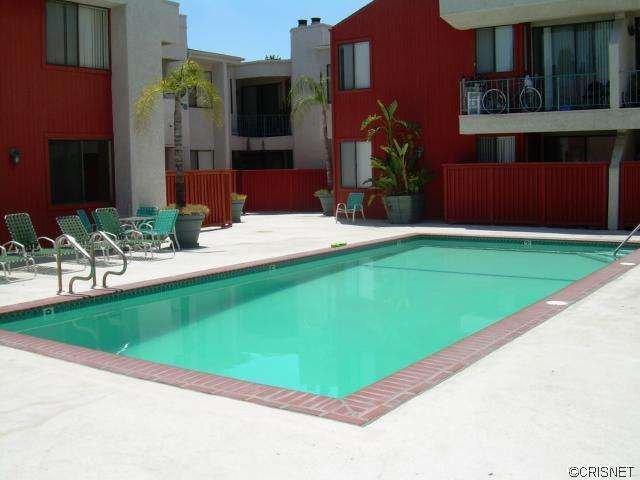 7211 Cozycroft Ave Unit 19, Winnetka, CA 91306
