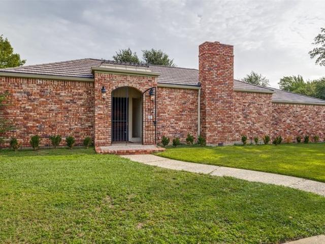 7211 Lavendale Cir, Dallas, TX 75230