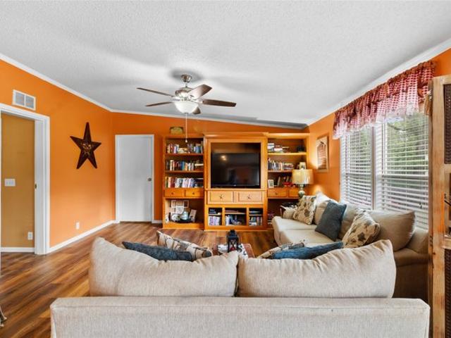 7212 County Road 2761, Buffalo, TX 75831