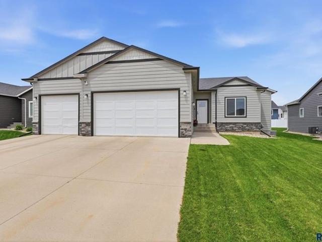 7212 E 49th St, Sioux Falls, SD 57110