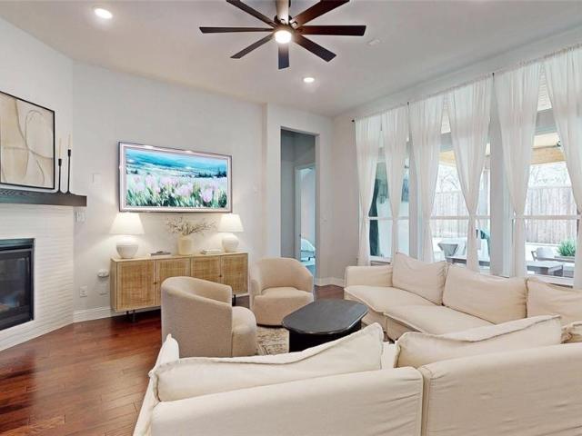 7212 Redwood Road