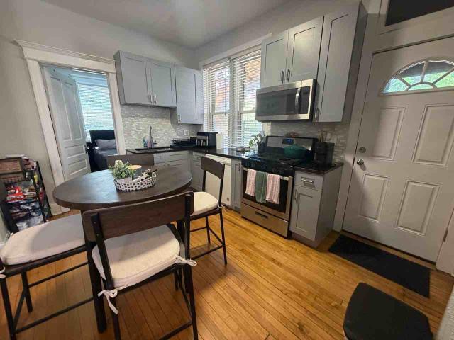 721 23 W. Roscoe 2 Bedroom Apartment for Rent at 721 W Roscoe St, Chicago, IL 60657 Lakeview