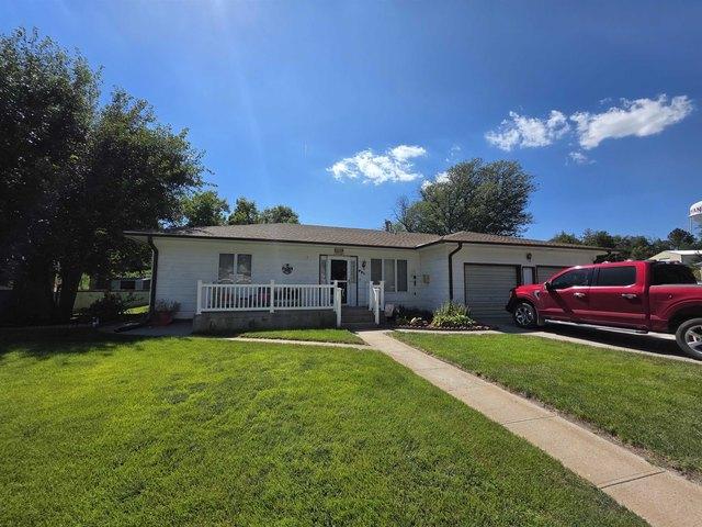 721 Dakota St, Benkelman, NE 69021