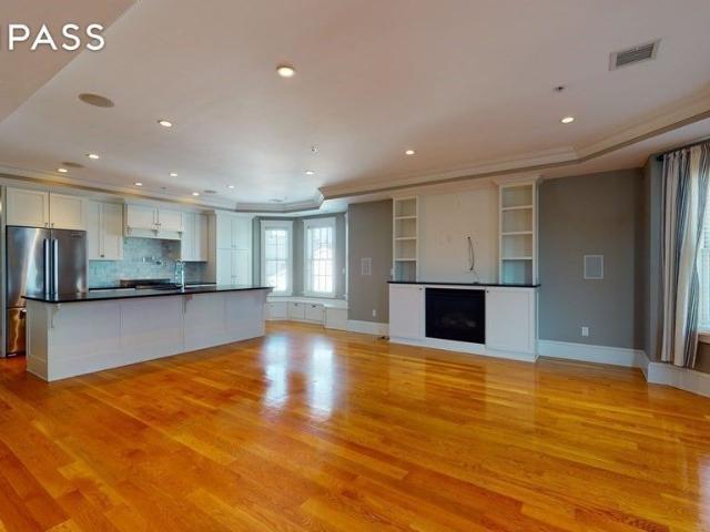 721 E 6th St 4, Boston, MA