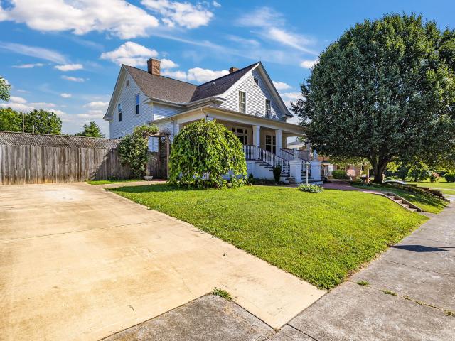 721 E 1st N Street