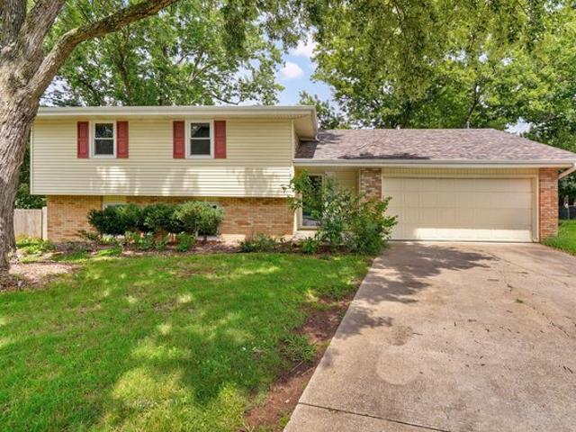 721 E Westchester Ct, Springfield, MO 65810