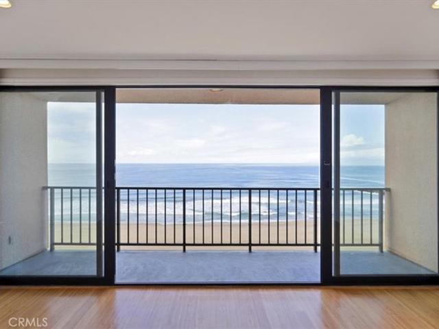 721 Esplanade Unit 403, Redondo Beach, CA 90277
