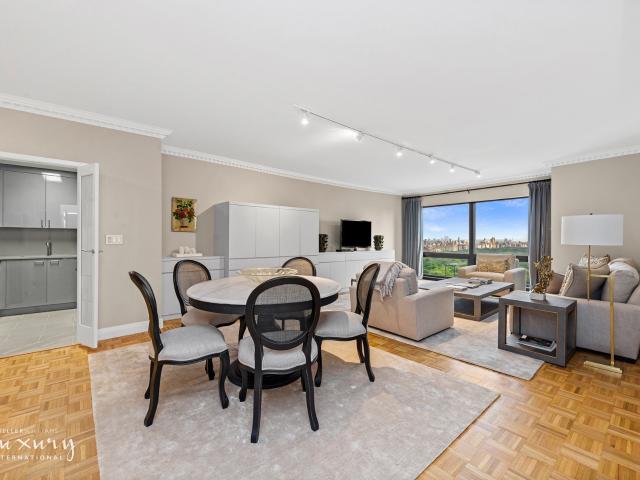 721 Fifth Avenue, New York, NY