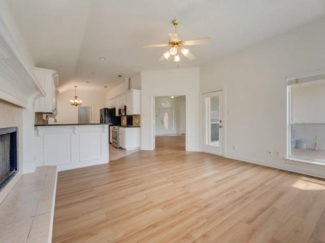 721 Herman Dr, Hurst, TX 76054