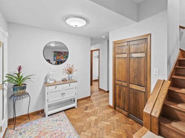 721 Hummingbird Court