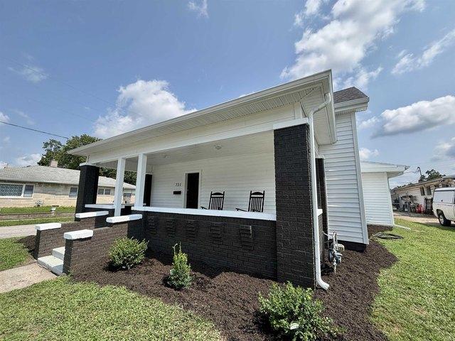 721 N 12th St, Vincennes, IN 47591