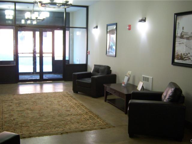 721 N Clinton Street # 117