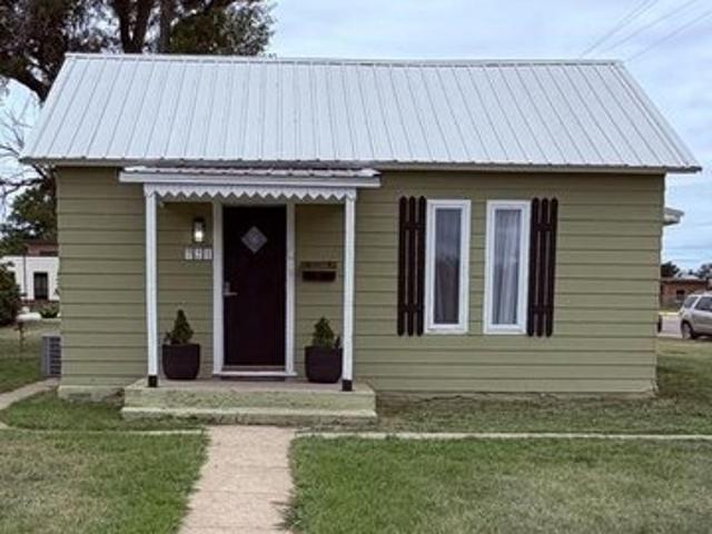 721 N Second Ave, Hill City, KS 67642