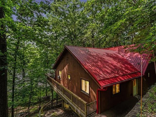 721 Natchez Ln, Sugar Grove, OH 43155