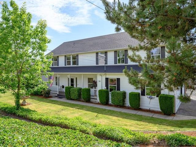 721 S Park St, Carlton, OR 97111