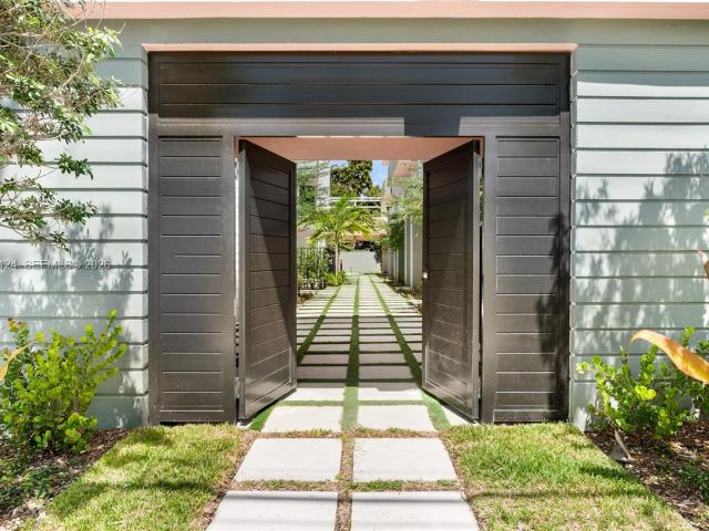 721 SW 11th St, Unit E, Miami, FL 33129 | MLS #A11988