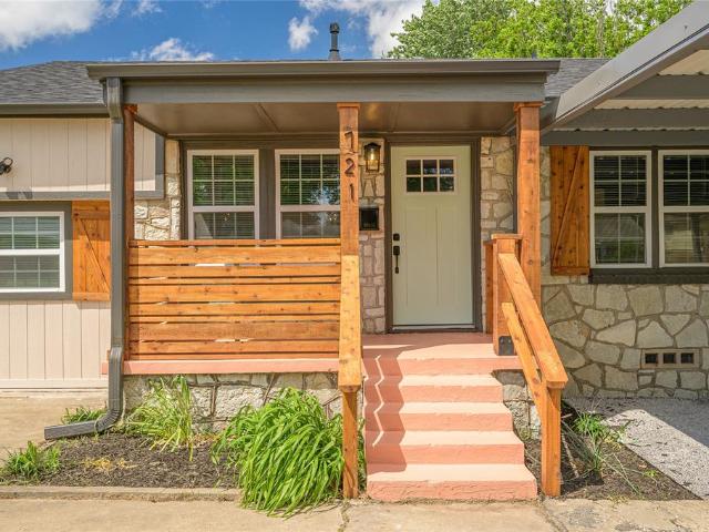 721 SW 49th Street