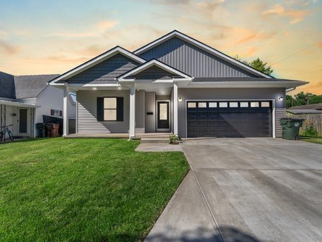 721 W Cross St, Brownstown, IN 47220