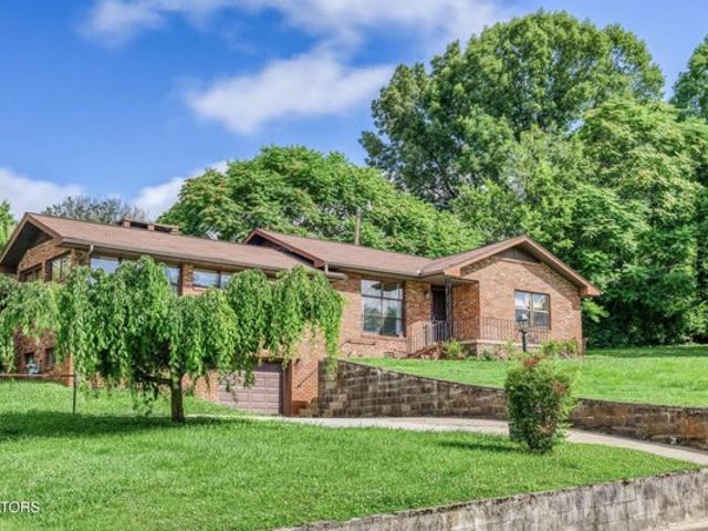721 Woodview Dr, Knoxville, TN 37912