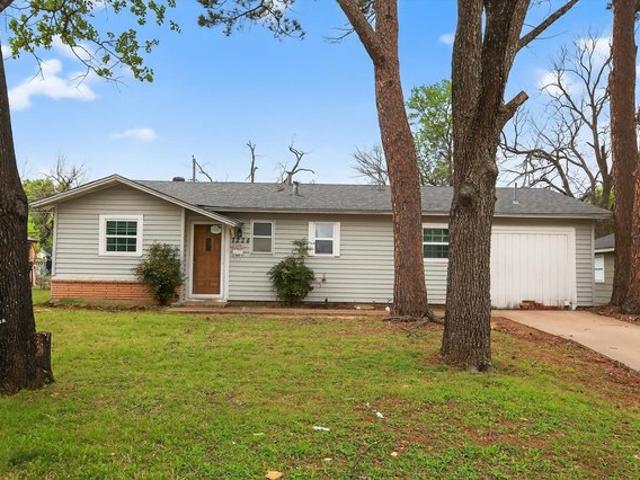 7224 Greenlee St, Fort Worth, TX 76112
