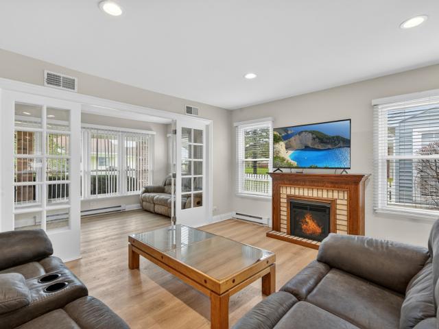 7225 Oxford Circle