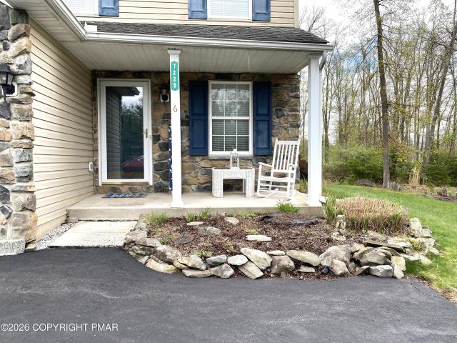 7225 Blushingwood Grove