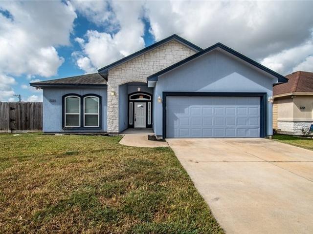 7225 Lake Serenity Dr, Corpus Christi, TX 78414
