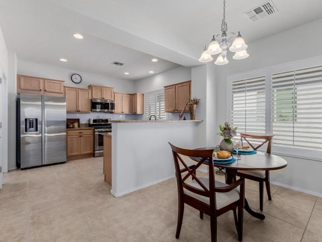 7225 W Pleasant Oak Way