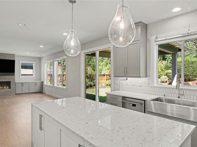 7226 NE 129th St, Kirkland, WA 98034 | MLS #2560
