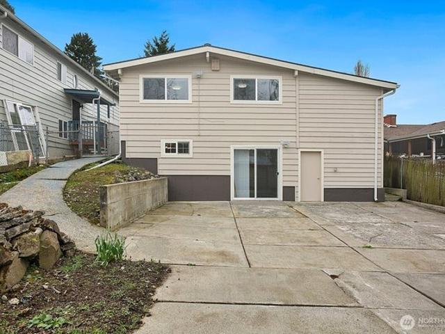 7226 33rd Ave S, Seattle, WA 98118
